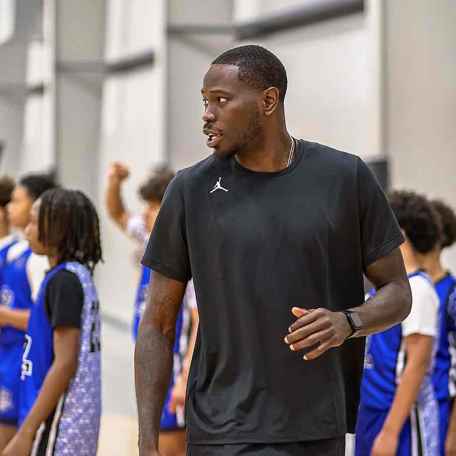 Book Jeremiah Wilson - Basketball coach near Chicago, Illinois